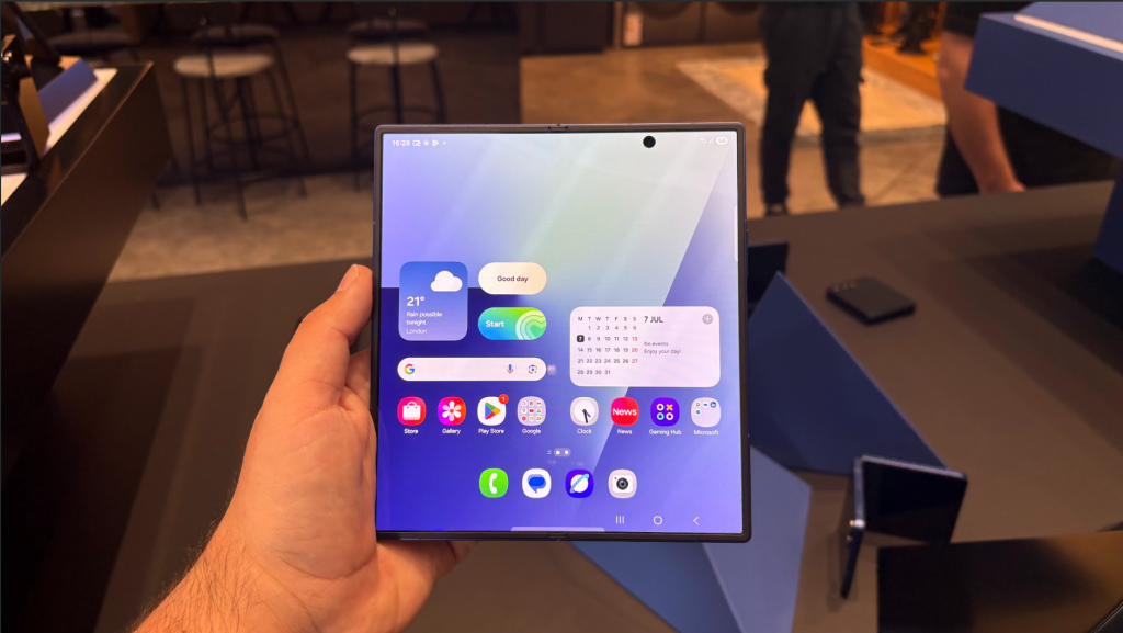 5 Things The Trendy Samsung Galaxy Z Fold 7 Can Do That Other Phones Cannot