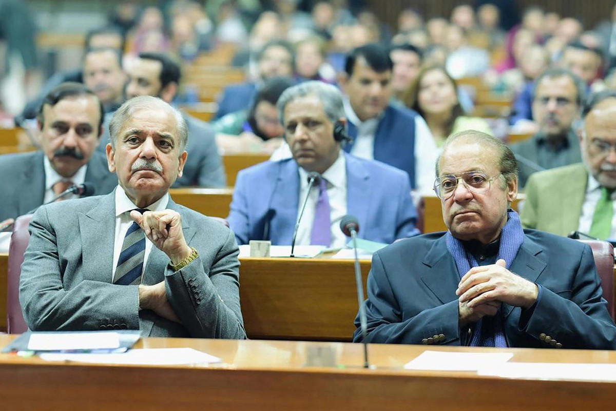 Pakistan grants lifetime immunity to president, current army chief ...