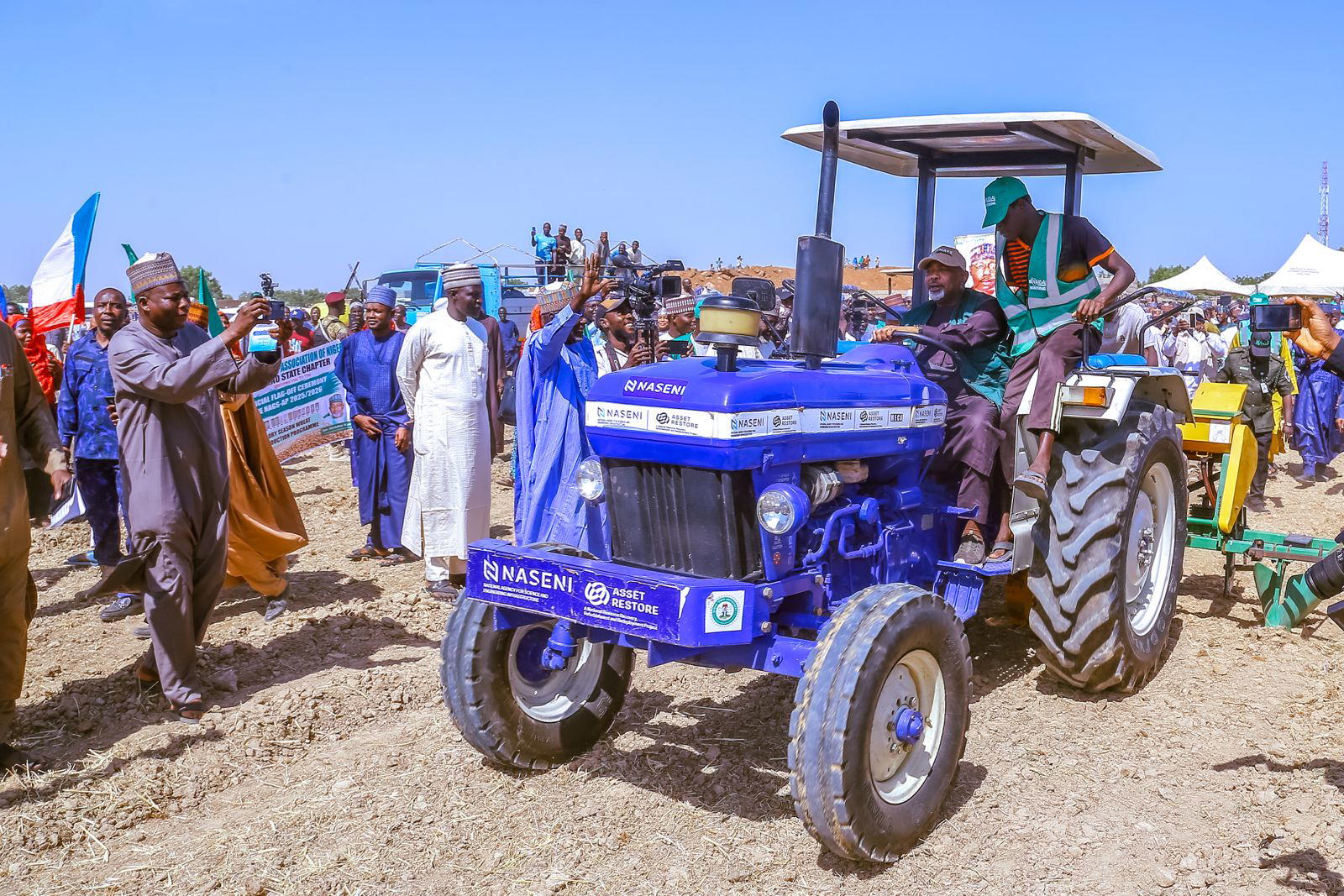 Gov Zulum, agriculture minister launch NAGS-AP project for 6,000 ...