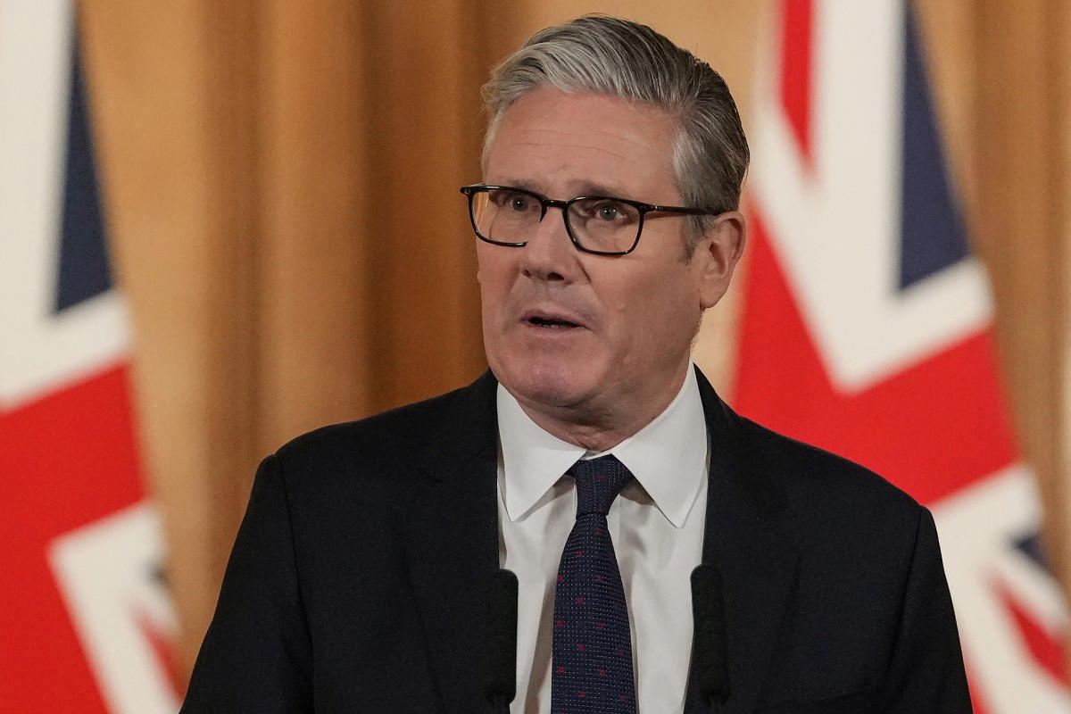 UK PM announces ban on social media for under-16s - Vanguard News